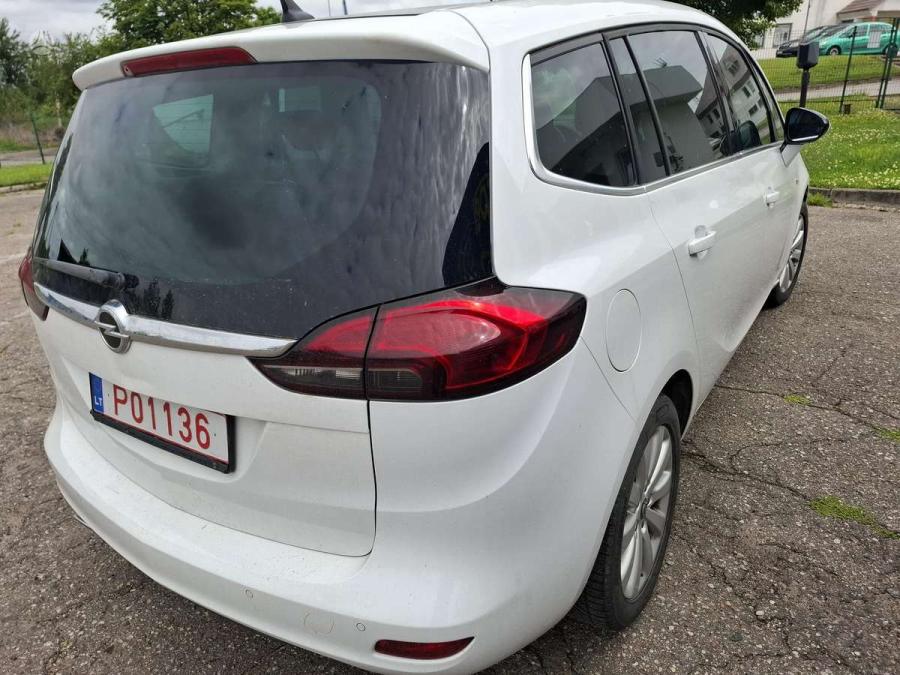 Balts Opel Zafira 2013 Alīta, ar dzinēja tilpumu 2.00 L un nobraukumu 250 tūkst. km par 4400 €, foto 8 vietnē AUTOMOTO.COM.LV