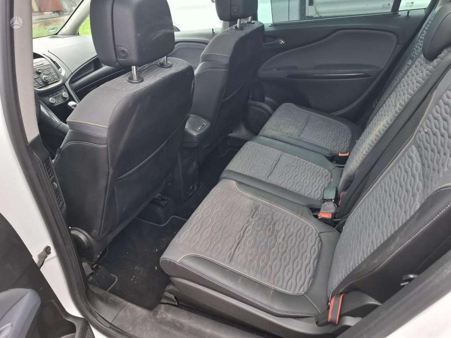 Balts Opel Zafira 2013 Alīta, ar dzinēja tilpumu 2.00 L un nobraukumu 250 tūkst. km par 4400 €, foto 12 vietnē AUTOMOTO.COM.LV