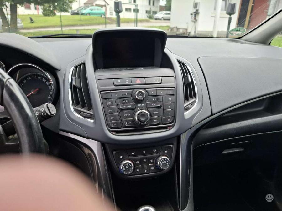 Balts Opel Zafira 2013 Alīta, ar dzinēja tilpumu 2.00 L un nobraukumu 250 tūkst. km par 4400 €, foto 15 vietnē AUTOMOTO.COM.LV