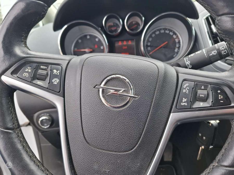 Balts Opel Zafira 2013 Alīta, ar dzinēja tilpumu 2.00 L un nobraukumu 250 tūkst. km par 4400 €, foto 18 vietnē AUTOMOTO.COM.LV
