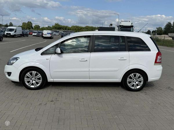 White Opel Zafira 2013 in Taurage, with an engine capacity of 1.70 L and mileage of 239 thousand km for 3800 €, photo 4 on AUTOMOTO.COM.LV