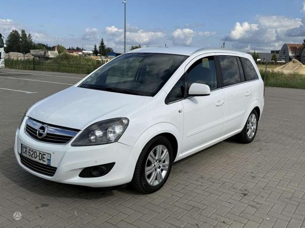 Balts Opel Zafira 2013 Tauragė, ar dzinēja tilpumu 1.70 L un nobraukumu 239 tūkst. km par 3800 €, foto 1 vietnē AUTOMOTO.COM.LV