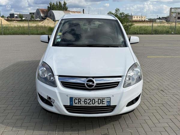 Balts Opel Zafira 2013 Tauragė, ar dzinēja tilpumu 1.70 L un nobraukumu 239 tūkst. km par 3800 €, foto 3 vietnē AUTOMOTO.COM.LV