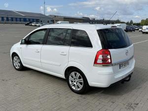 White Opel Zafira 2013 in Taurage, with an engine capacity of 1.70 L and mileage of 239 thousand km for 3800 €, photo 6 on AUTOMOTO.COM.LV