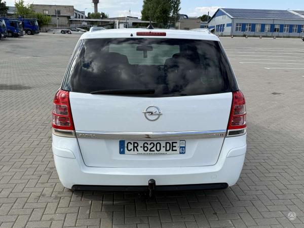 Balts Opel Zafira 2013 Tauragė, ar dzinēja tilpumu 1.70 L un nobraukumu 239 tūkst. km par 3800 €, foto 6 vietnē AUTOMOTO.COM.LV