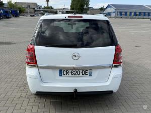 White Opel Zafira 2013 in Taurage, with an engine capacity of 1.70 L and mileage of 239 thousand km for 3800 €, photo 7 on AUTOMOTO.COM.LV