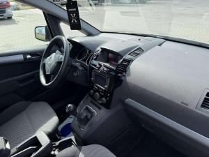 White Opel Zafira 2013 in Taurage, with an engine capacity of 1.70 L and mileage of 239 thousand km for 3800 €, photo 13 on AUTOMOTO.COM.LV