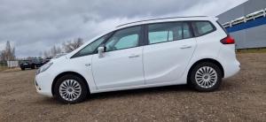 White Opel Zafira 2014 in Daugavpils, with an engine capacity of 1.60 L and mileage of 222 thousand km for 4999 €, photo 3 on AUTOMOTO.COM.LV