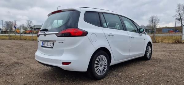 Balts Opel Zafira 2014 Daugavpils, ar dzinēja tilpumu 1.60 L un nobraukumu 222 tūkst. km par 4999 €, foto 5 vietnē AUTOMOTO.COM.LV