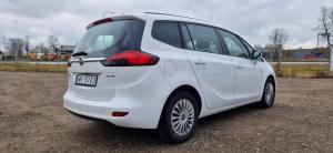 White Opel Zafira 2014 in Daugavpils, with an engine capacity of 1.60 L and mileage of 222 thousand km for 4999 €, photo 6 on AUTOMOTO.COM.LV