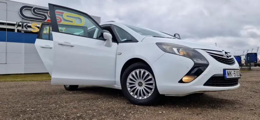 White Opel Zafira 2014 in Daugavpils, with an engine capacity of 1.60 L and mileage of 222 thousand km for 4999 €, photo 34 on AUTOMOTO.COM.LV