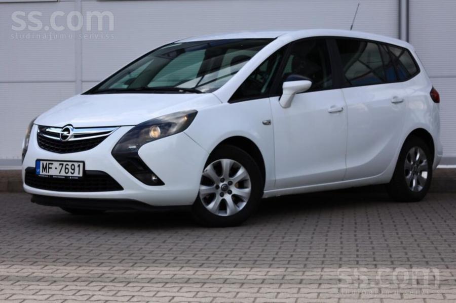 White Opel Zafira 2014 in Riga, with an engine capacity of 2.00 L and mileage of 0 thousand km for 2995 €, photo 1 on AUTOMOTO.COM.LV