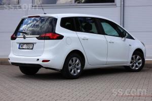 White Opel Zafira 2014 in Riga, with an engine capacity of 2.00 L and mileage of 0 thousand km for 2995 €, photo 5 on AUTOMOTO.COM.LV