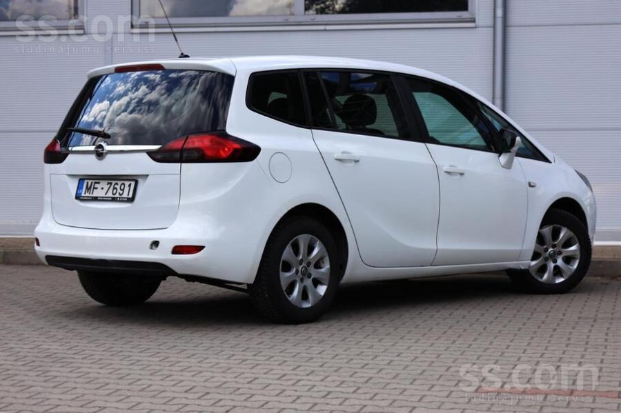 White Opel Zafira 2014 in Riga, with an engine capacity of 2.00 L and mileage of 0 thousand km for 2995 €, photo 5 on AUTOMOTO.COM.LV
