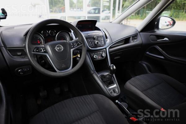 Balts Opel Zafira 2014 Rīga, ar dzinēja tilpumu 2.00 L un nobraukumu 0 tūkst. km par 2995 €, foto 6 vietnē AUTOMOTO.COM.LV