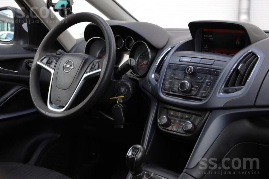 White Opel Zafira 2014 in Riga, with an engine capacity of 2.00 L and mileage of 0 thousand km for 2995 €, photo 10 on AUTOMOTO.COM.LV