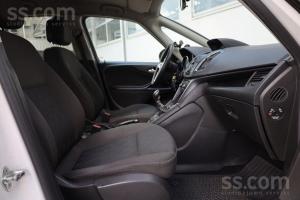 White Opel Zafira 2014 in Riga, with an engine capacity of 2.00 L and mileage of 0 thousand km for 2995 €, photo 11 on AUTOMOTO.COM.LV