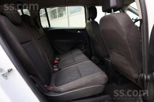 White Opel Zafira 2014 in Riga, with an engine capacity of 2.00 L and mileage of 0 thousand km for 2995 €, photo 13 on AUTOMOTO.COM.LV