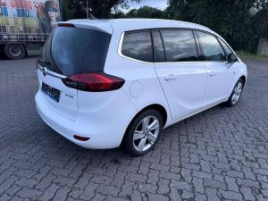 White Opel Zafira 2014 in Marijampole, with an engine capacity of 1.60 L and mileage of 266 thousand km for 3750 €, photo 6 on AUTOMOTO.COM.LV