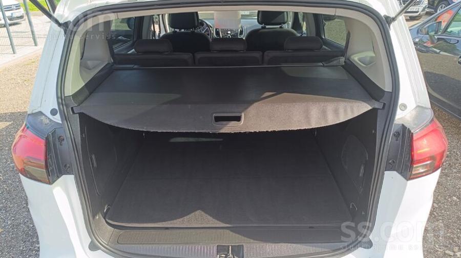 Balts Opel Zafira 2015 Cēsis, ar dzinēja tilpumu 2.00 L un nobraukumu 227 tūkst. km par 5550 €, foto 11 vietnē AUTOMOTO.COM.LV