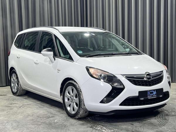 White Opel Zafira 2016 in Marijampole, with an engine capacity of 1.96 L and mileage of 134 thousand km for 7850 €, photo 6 on AUTOMOTO.COM.LV