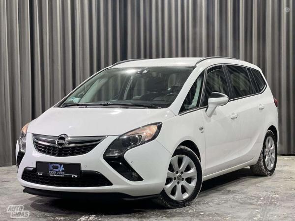 White Opel Zafira 2016 in Marijampole, with an engine capacity of 2.00 L and mileage of 134 thousand km for 7850 €, photo 3 on AUTOMOTO.COM.LV