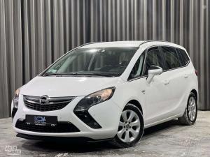 White Opel Zafira 2016 in Marijampole, with an engine capacity of 2.00 L and mileage of 134 thousand km for 7850 €, photo 3 on AUTOMOTO.COM.LV
