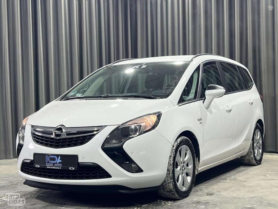 White Opel Zafira 2016 in Marijampole, with an engine capacity of 2.00 L and mileage of 134 thousand km for 7850 €, photo 5 on AUTOMOTO.COM.LV
