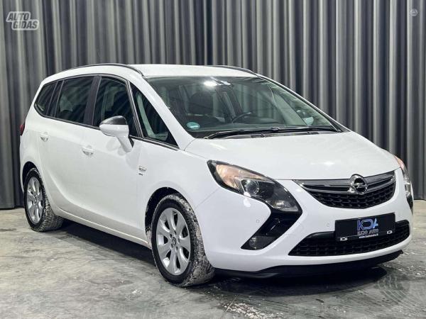 White Opel Zafira 2016 in Marijampole, with an engine capacity of 2.00 L and mileage of 134 thousand km for 7850 €, photo 6 on AUTOMOTO.COM.LV