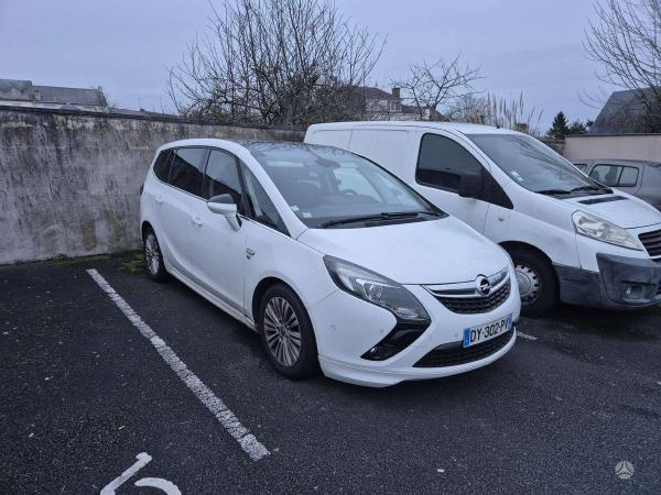 Balts Opel Zafira 2016 Tauragė, ar dzinēja tilpumu 2.00 L un nobraukumu 154 tūkst. km par 5100 €, foto 1 vietnē AUTOMOTO.COM.LV
