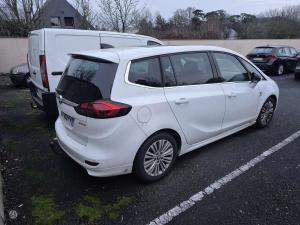 White Opel Zafira 2016 in Taurage, with an engine capacity of 2.00 L and mileage of 154 thousand km for 5100 €, photo 4 on AUTOMOTO.COM.LV