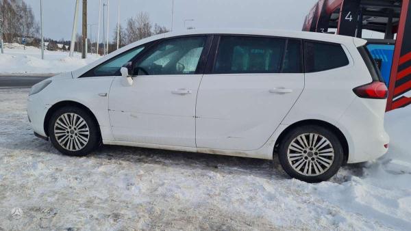 Balts Opel Zafira 2016 Tauragė, ar dzinēja tilpumu 1.60 L un nobraukumu 276 tūkst. km par 3950 €, foto 3 vietnē AUTOMOTO.COM.LV