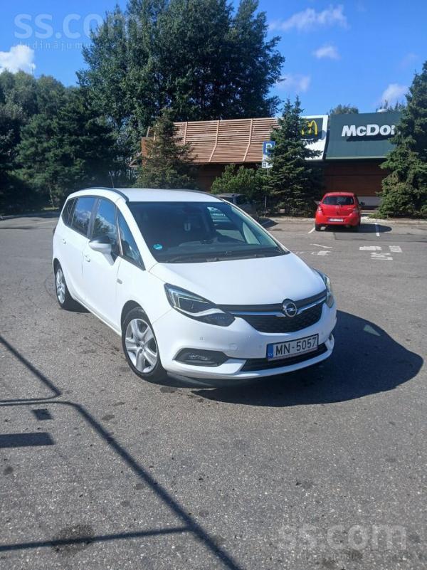 Opel Zafira 2016 in Ogre on AUTOMOTO.COM.LV White Opel Zafira 2016 in Ogre, with an engine capacity of 2.00 L and mileage of 210 thousand km for 6500 €, photo 1 on AUTOMOTO.COM.LV