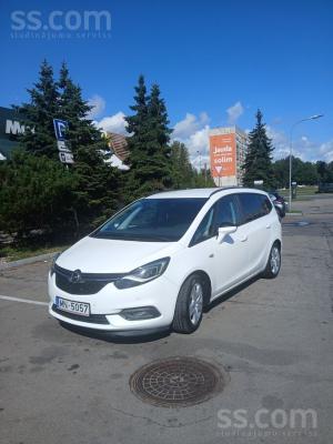 White Opel Zafira 2016 in Ogre, with an engine capacity of 2.00 L and mileage of 210 thousand km for 6500 €, photo 3 on AUTOMOTO.COM.LV