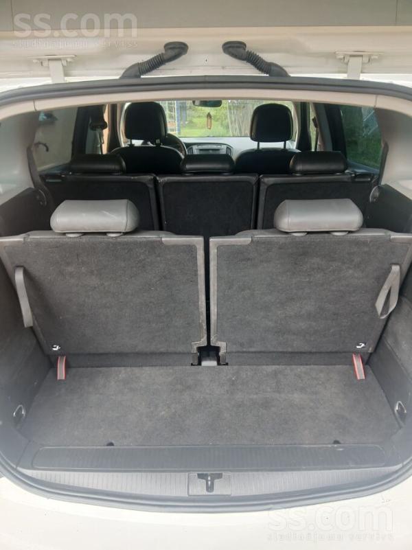 Opel Zafira 2016 Ogre vietnē Balts Opel Zafira 2016 Ogre, ar dzinēja tilpumu 2.00 L un nobraukumu 210 tūkst. km par 6500 €, foto 11 vietnē AUTOMOTO.COM.LV