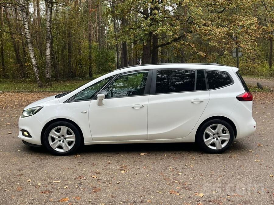 Balts Opel Zafira 2016 Rīga, ar dzinēja tilpumu 2.00 L un nobraukumu 0 tūkst. km par 6999 €, foto 3 vietnē AUTOMOTO.COM.LV
