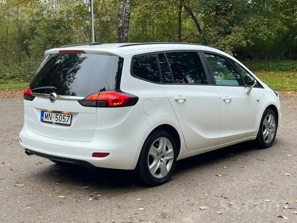 Balts Opel Zafira 2016 Rīga, ar dzinēja tilpumu 2.00 L un nobraukumu 0 tūkst. km par 6999 €, foto 6 vietnē AUTOMOTO.COM.LV