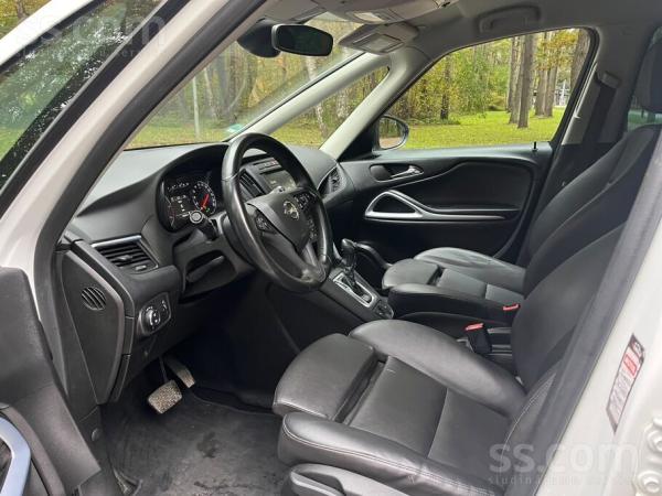 Balts Opel Zafira 2016 Rīga, ar dzinēja tilpumu 2.00 L un nobraukumu 0 tūkst. km par 6999 €, foto 10 vietnē AUTOMOTO.COM.LV