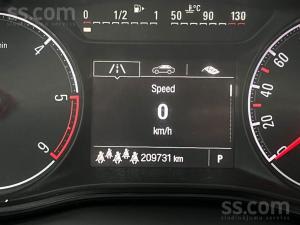 Balts Opel Zafira 2016 Rīga, ar dzinēja tilpumu 2.00 L un nobraukumu 0 tūkst. km par 6999 €, foto 14 vietnē AUTOMOTO.COM.LV