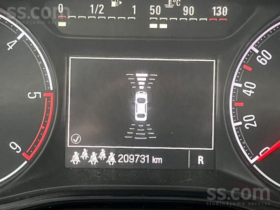 Balts Opel Zafira 2016 Rīga, ar dzinēja tilpumu 2.00 L un nobraukumu 0 tūkst. km par 6999 €, foto 15 vietnē AUTOMOTO.COM.LV