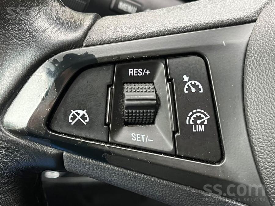 Balts Opel Zafira 2016 Rīga, ar dzinēja tilpumu 2.00 L un nobraukumu 0 tūkst. km par 6999 €, foto 16 vietnē AUTOMOTO.COM.LV