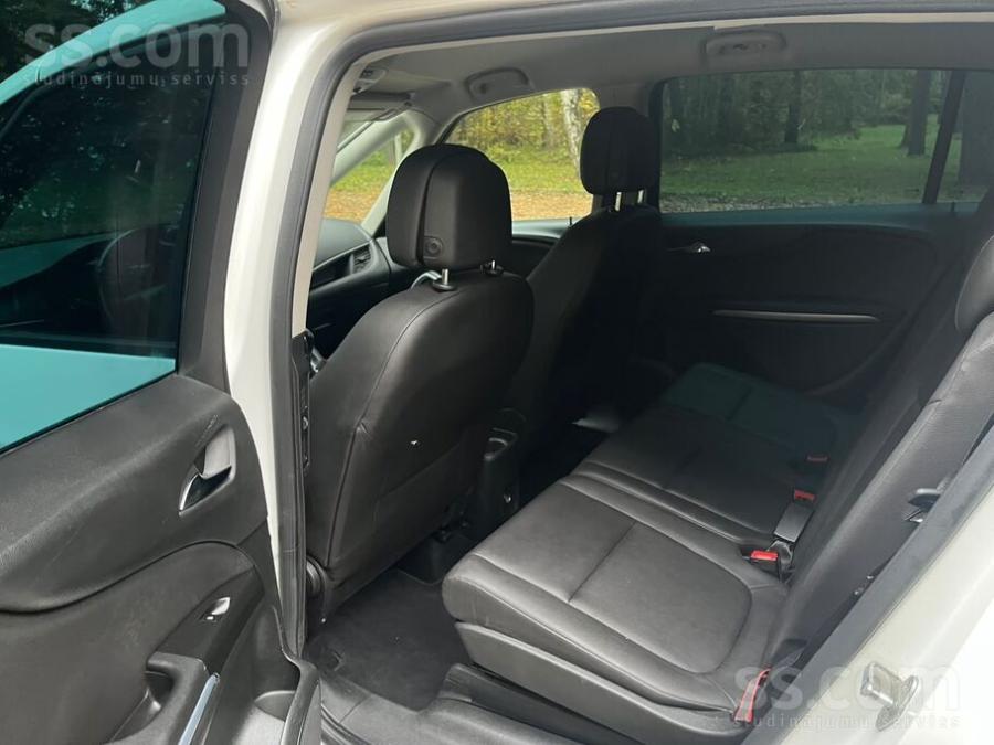 Balts Opel Zafira 2016 Rīga, ar dzinēja tilpumu 2.00 L un nobraukumu 0 tūkst. km par 6999 €, foto 29 vietnē AUTOMOTO.COM.LV