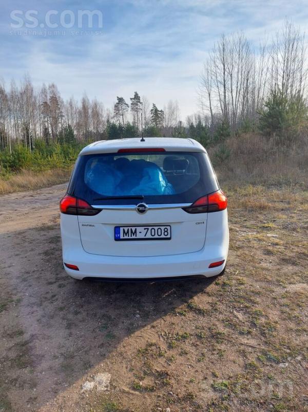 Balts Opel Zafira 2017 Rīga, ar dzinēja tilpumu 1.60 L un nobraukumu 198 tūkst. km par 6000 €, foto 4 vietnē AUTOMOTO.COM.LV