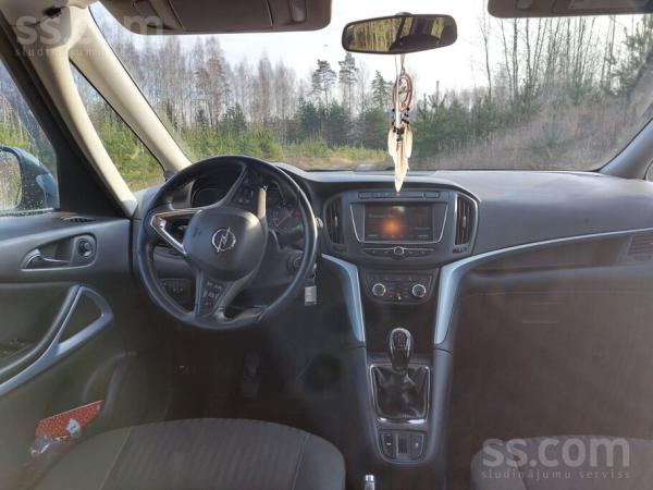 Balts Opel Zafira 2017 Rīga, ar dzinēja tilpumu 1.60 L un nobraukumu 198 tūkst. km par 6000 €, foto 5 vietnē AUTOMOTO.COM.LV