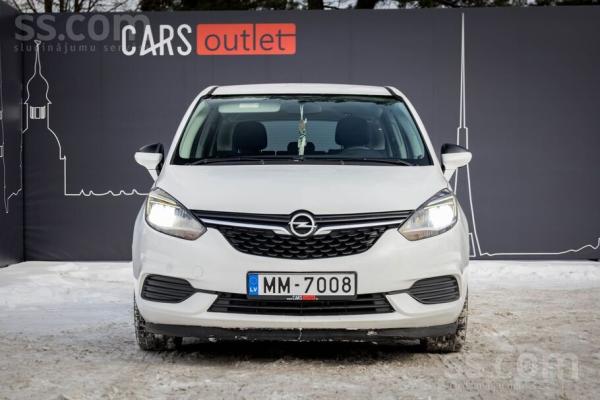 White Opel Zafira 2017 in Riga, with an engine capacity of 1.60 L and mileage of 198 thousand km for 8490 €, photo 2 on AUTOMOTO.COM.LV
