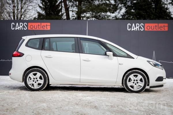 White Opel Zafira 2017 in Riga, with an engine capacity of 1.60 L and mileage of 198 thousand km for 8490 €, photo 4 on AUTOMOTO.COM.LV