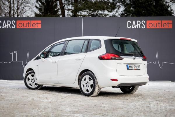 White Opel Zafira 2017 in Riga, with an engine capacity of 1.60 L and mileage of 198 thousand km for 8490 €, photo 6 on AUTOMOTO.COM.LV