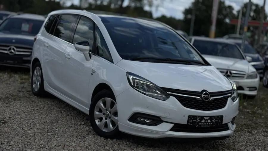 Balts Opel Zafira 2017 Jelgava, ar dzinēja tilpumu 1.60 L un nobraukumu 230 tūkst. km par 7990 €, foto 1 vietnē AUTOMOTO.COM.LV