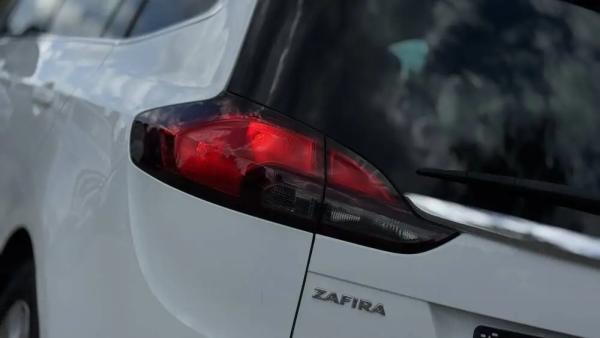 Balts Opel Zafira 2017 Jelgava, ar dzinēja tilpumu 1.60 L un nobraukumu 230 tūkst. km par 7990 €, foto 6 vietnē AUTOMOTO.COM.LV
