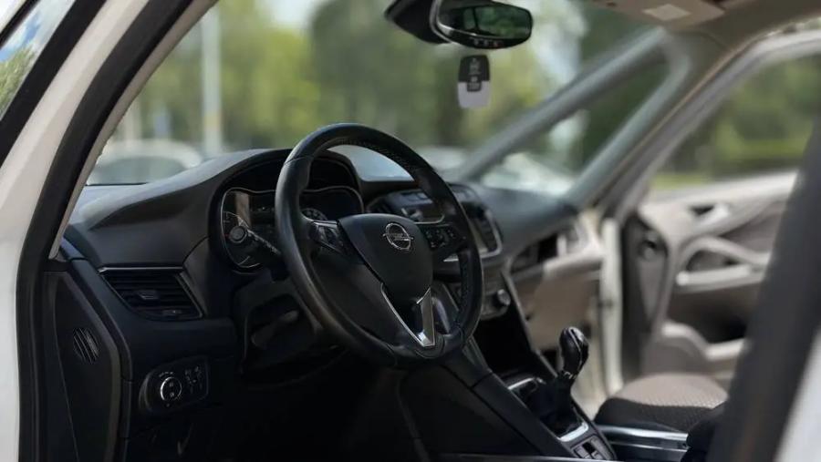 Balts Opel Zafira 2017 Jelgava, ar dzinēja tilpumu 1.60 L un nobraukumu 230 tūkst. km par 7990 €, foto 8 vietnē AUTOMOTO.COM.LV